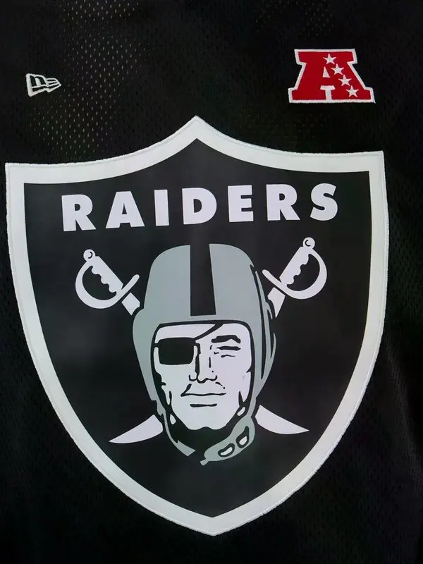 New Era Las Vegas Raiders Oversized Mesh V-neck T-shirt