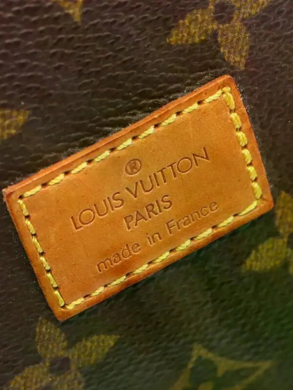 LOUIS VUITTON 1992 Monogram Saumur 30 Crossbody Bag
