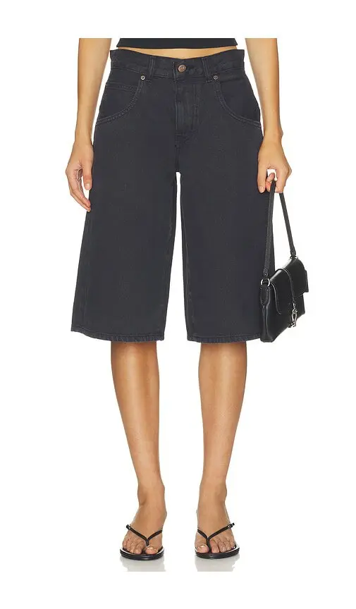 LEVI'S Super Baggy Jort In . Also - Black