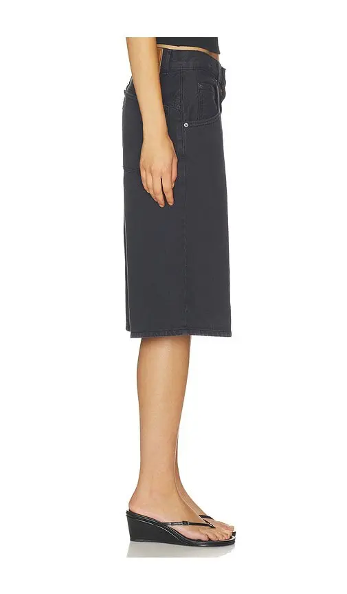 LEVI'S Super Baggy Jort In . Also - Black