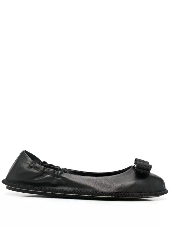 FERRAGAMO Varina Leather Ballet Flats - Black