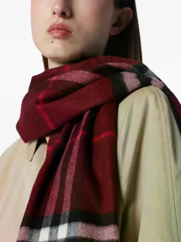 Burberry Giant Check-pattern Scarf