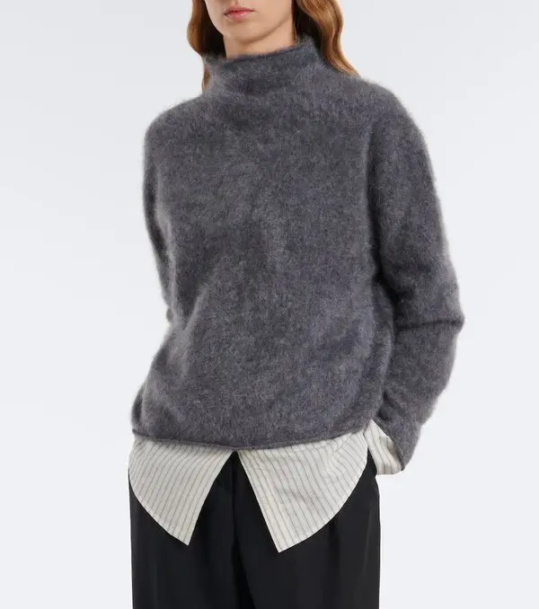 LISA YANG Sandy Cashmere Turtleneck Sweater