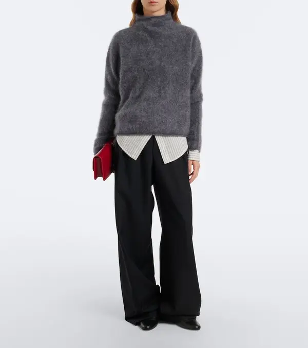 LISA YANG Sandy Cashmere Turtleneck Sweater