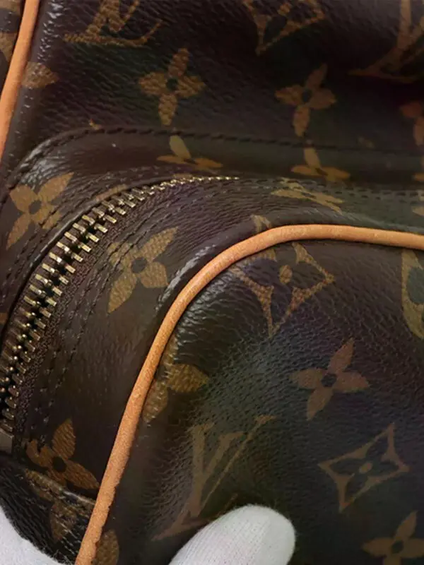 LOUIS VUITTON 2010 Monogram Nil Crossbody Bag