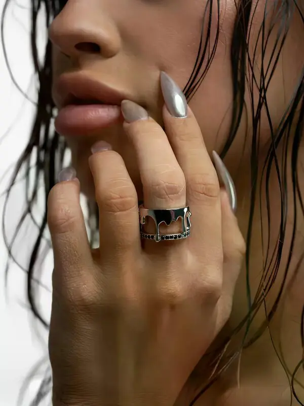 SAPFIRA Spinel Drip Ring
