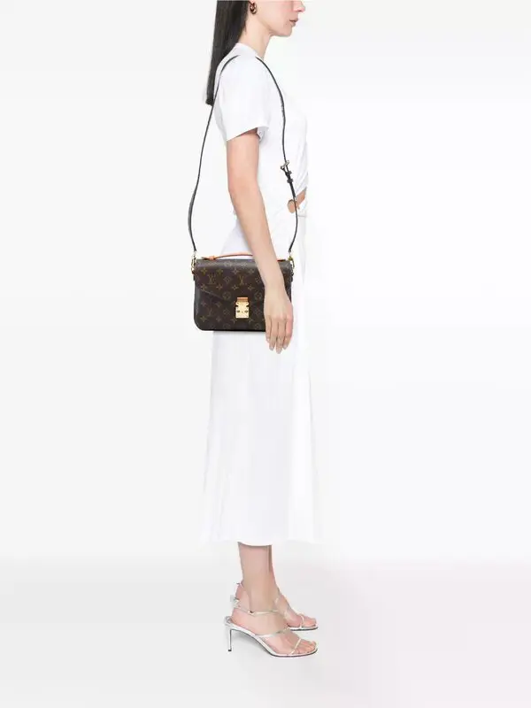 LOUIS VUITTON 2016 Monogram Pochette Metis Satchel