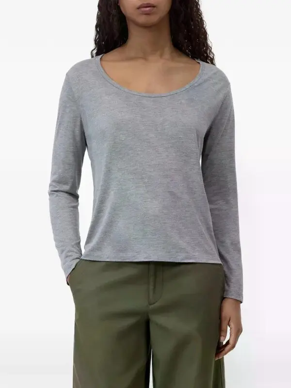 Closed Long-sleeve Top