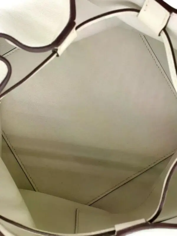 Hermès Licol Bag Evercolor 17 Bucket Bag - Neutrals