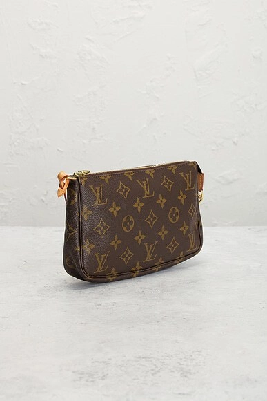 LOUIS VUITTON Monogram Pochette Accessoires Shoulder Bag