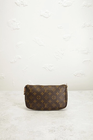 LOUIS VUITTON Monogram Pochette Accessoires Shoulder Bag