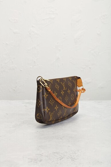 LOUIS VUITTON Monogram Pochette Accessoires Shoulder Bag
