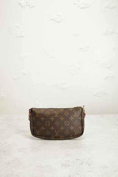 LOUIS VUITTON Monogram Pochette Accessoires Shoulder Bag
