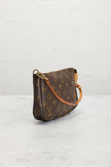 LOUIS VUITTON Monogram Pochette Accessoires Shoulder Bag
