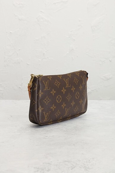 LOUIS VUITTON Monogram Pochette Accessoires Shoulder Bag