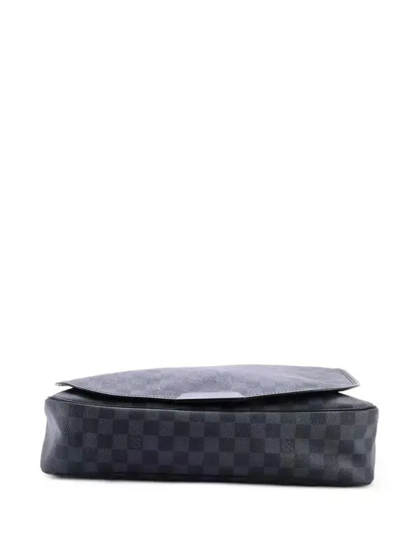 LOUIS VUITTON Damier Graphite Gm Messenger Bag - Black