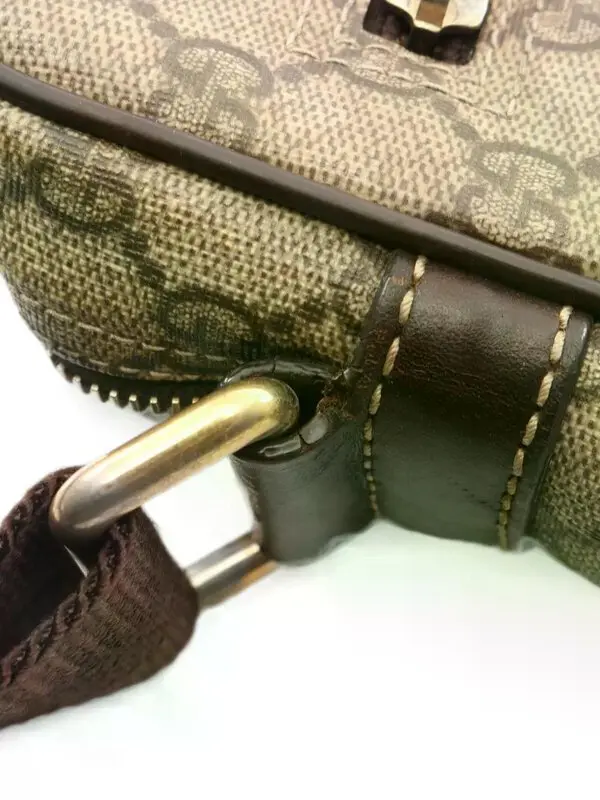 Gucci Gg Supreme Crossbody Bag