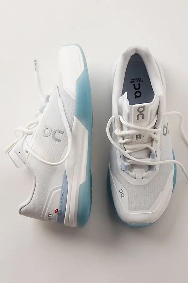 On Roger Advantage Pro Sneakers At - White/chambray
