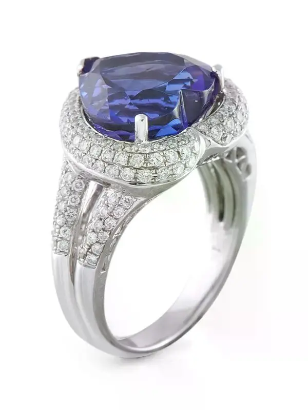 LB EXCLUSIVE Tanzanite And Diamond Ring