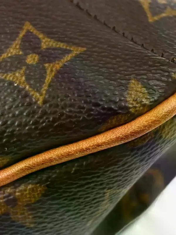 LOUIS VUITTON 2002 Musette Monogram Shoulder Bag