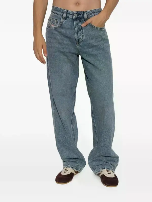 DIESEL® 2001 D-macro Jeans