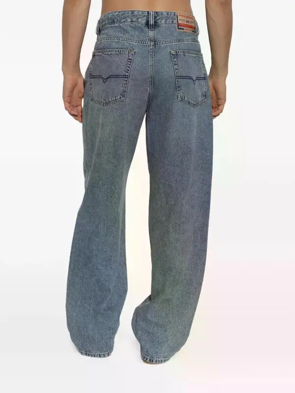 DIESEL® 2001 D-macro Jeans