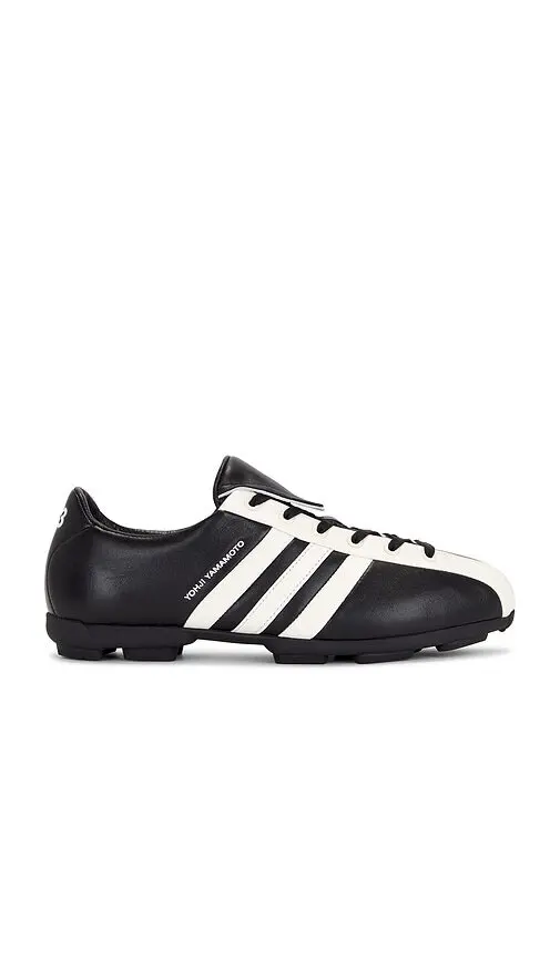 Y3 Field Sneaker In . Also