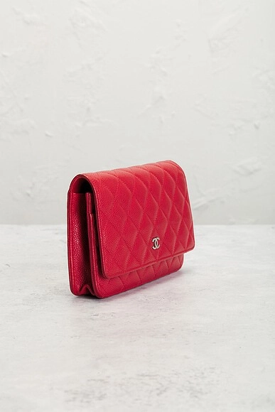 Chanel Caviar Classic Wallet On Chain