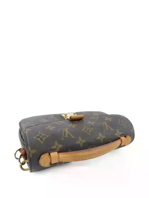 LOUIS VUITTON Pochette Metis Monogram Shoulder Bag