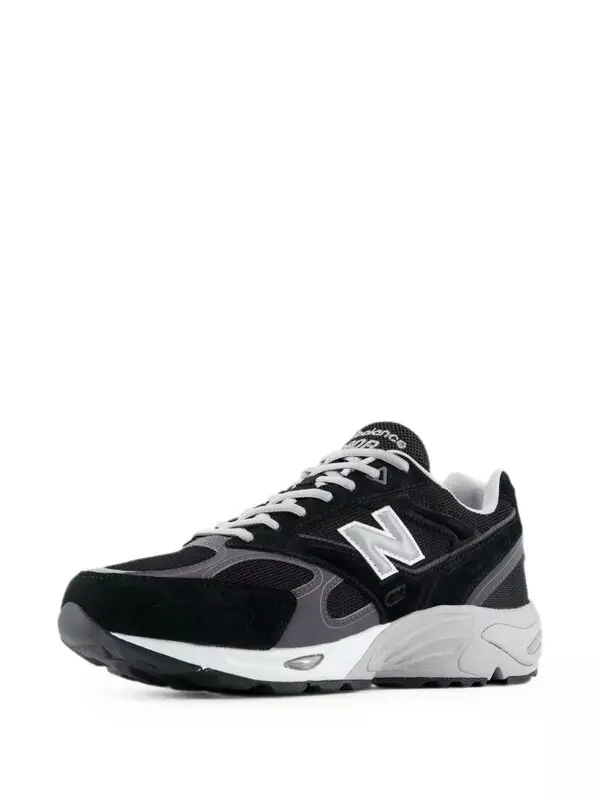 NEW BALANCE 880r Sneakers - Black