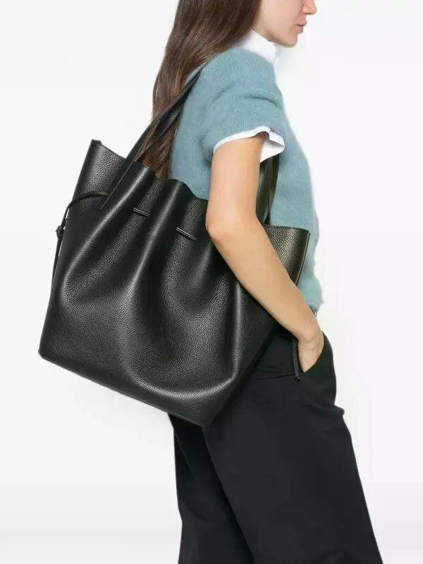 Yuzefi Scallop Leather Tote Bag - Black