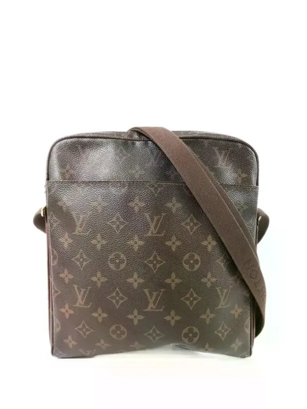 LOUIS VUITTON Trotteur Beaubourg Monogram Shoulder Bag