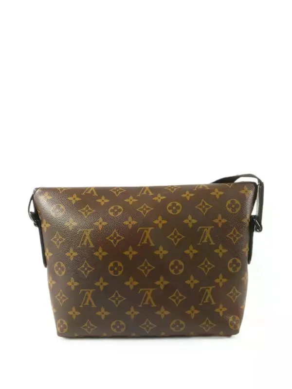 LOUIS VUITTON Magnetic Messenger Bag