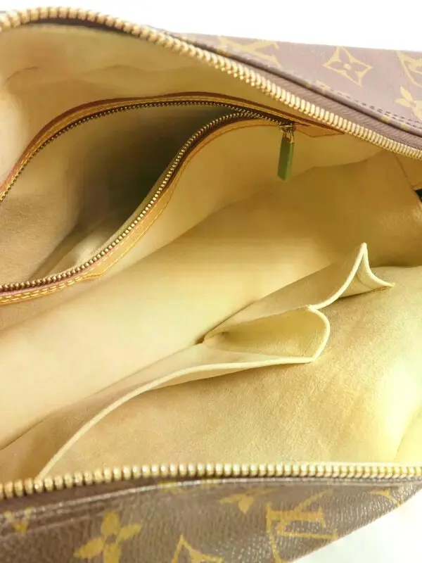LOUIS VUITTON Gm Cite Shoulder Bag