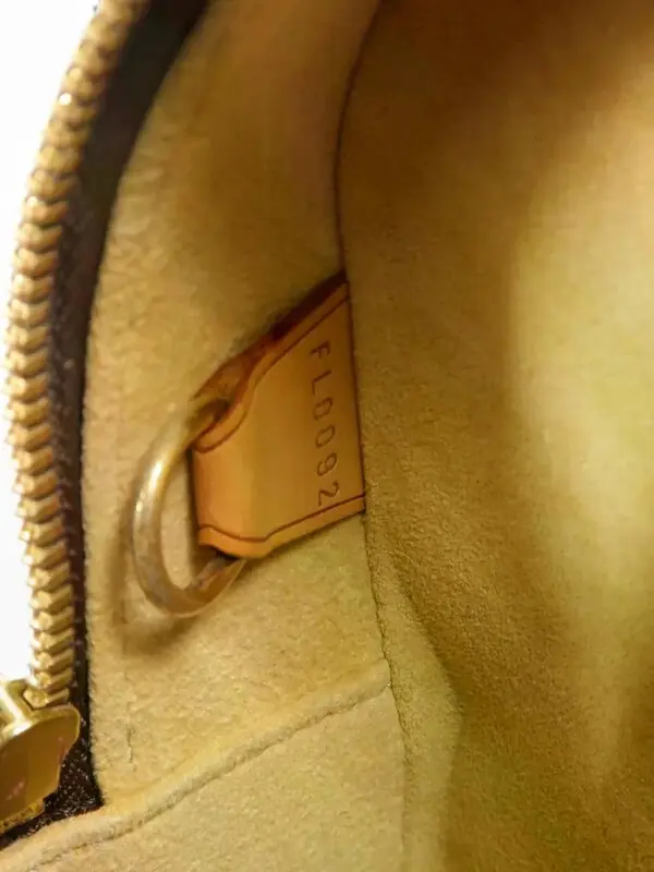LOUIS VUITTON Gm Cite Shoulder Bag