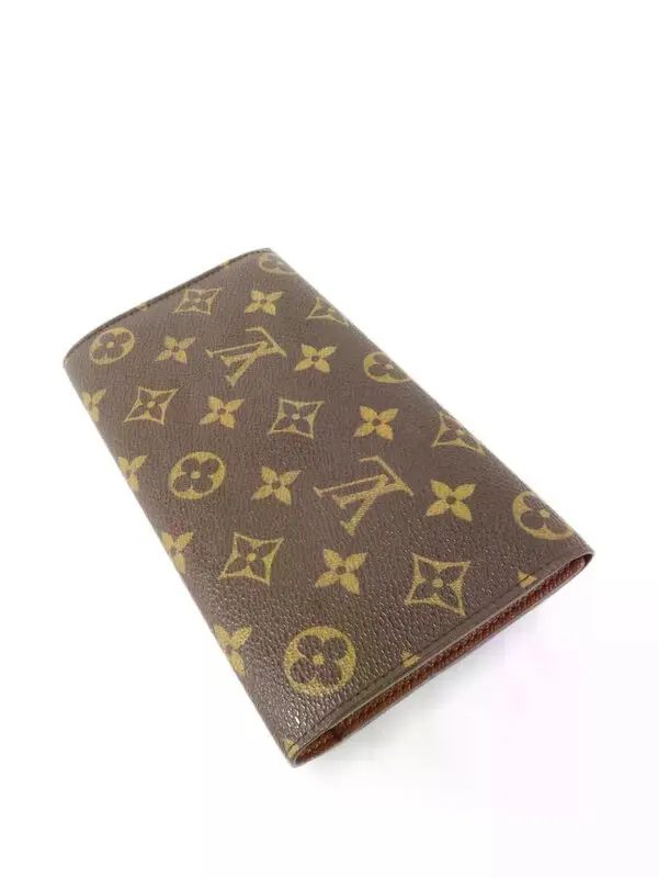 LOUIS VUITTON Monogram International Wallet