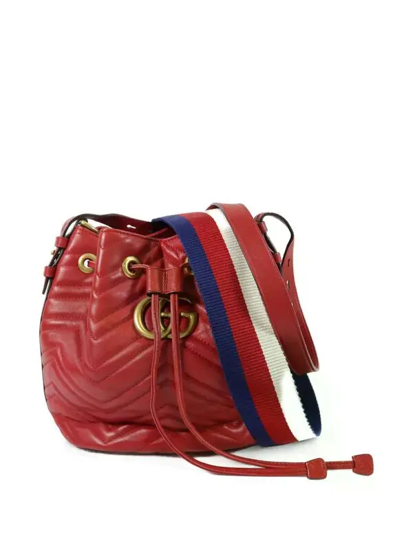 Gucci Gg Logo-plaque Quilted Bucket Bag - Red