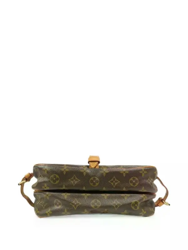 LOUIS VUITTON Saumur 30 Monogram Canvas Cross Body Bag