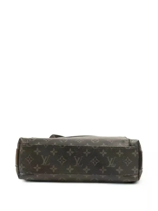 LOUIS VUITTON Odyssey Messenger Bag