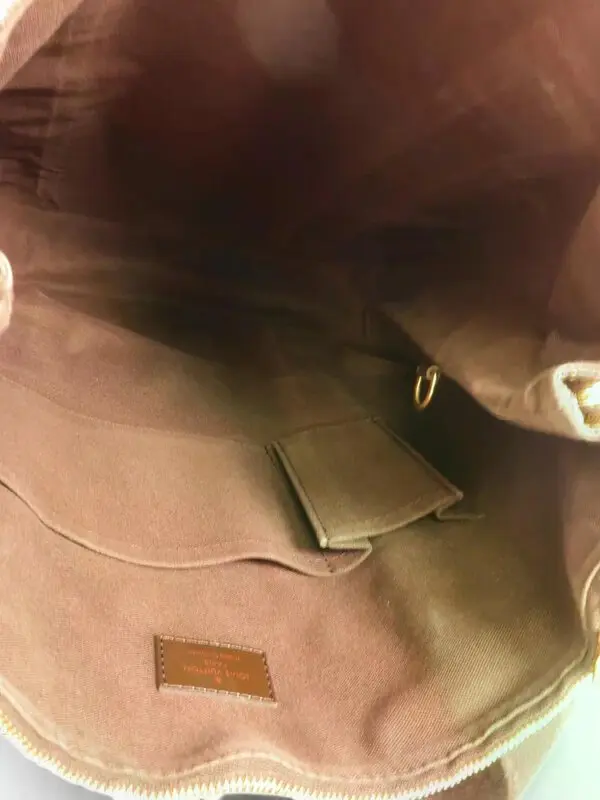 LOUIS VUITTON Beaubourg Damier Ebene Tote Bag