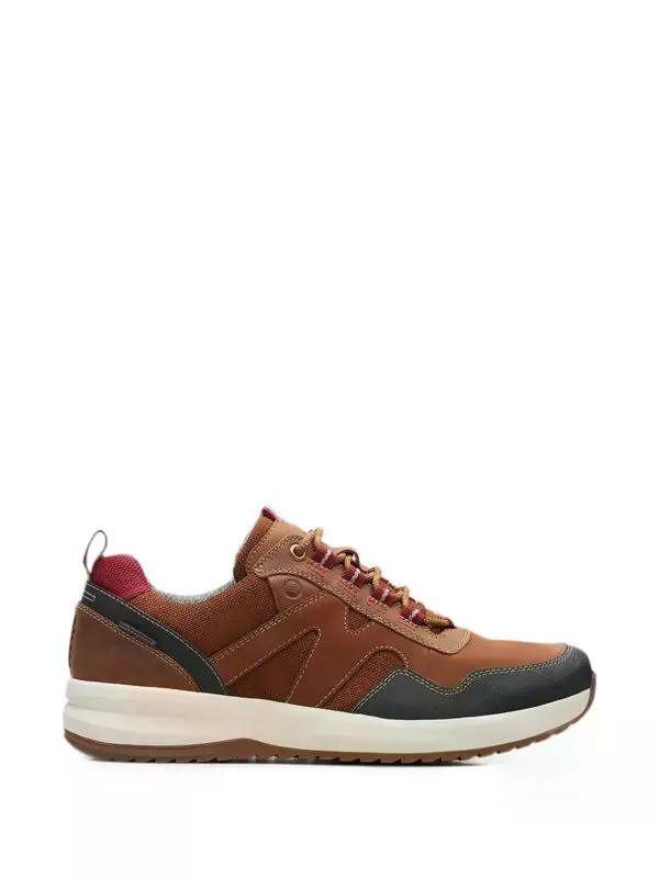 Clarks Wellman Trail Panelled Lace-up Sneakers