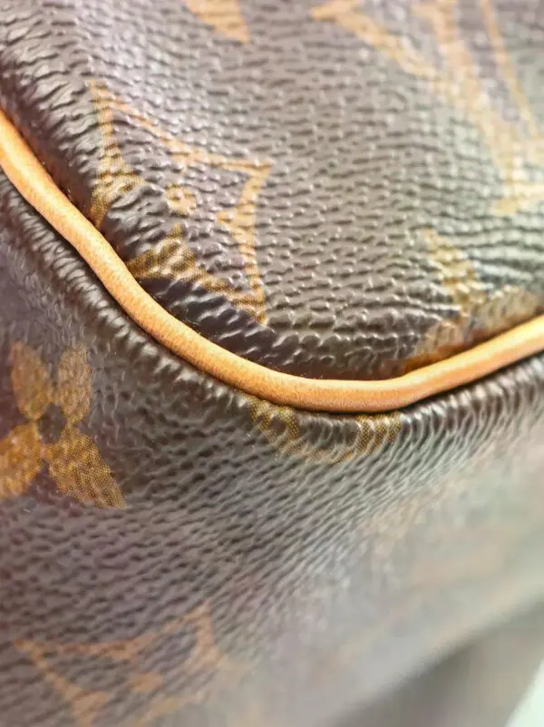 LOUIS VUITTON Speedy Bandoulière Handbag