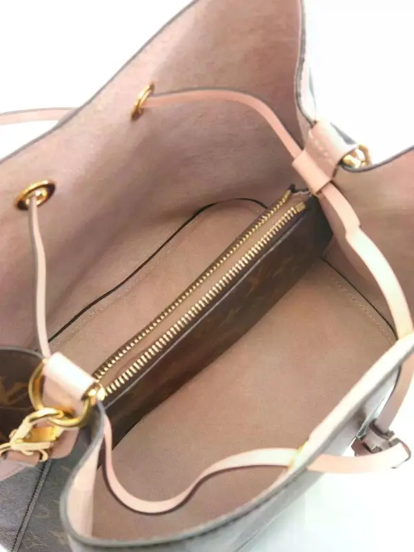 LOUIS VUITTON Néonoé Shoulder Bag
