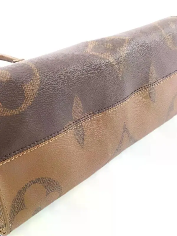 LOUIS VUITTON Monogram Giant On-the-go Tote Bag - Neutrals