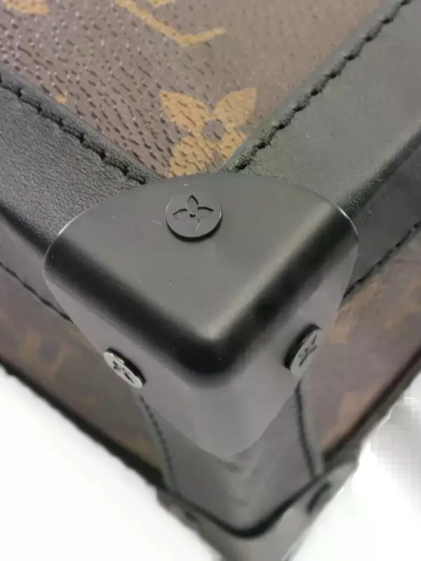LOUIS VUITTON 2019 Soft Trunk Shoulder Bag