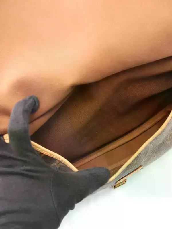 LOUIS VUITTON 2008 30 Saumur Monogram Shoulder Bag