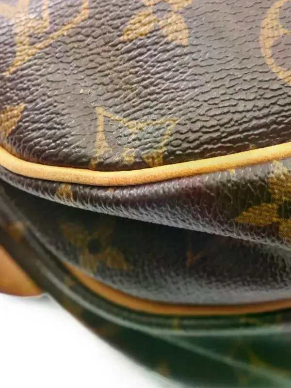 LOUIS VUITTON 2008 30 Saumur Monogram Shoulder Bag