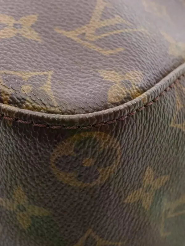 LOUIS VUITTON 2000 Gm Monogram Looping Shoulder Bag - Brown