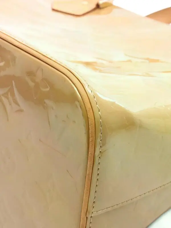 LOUIS VUITTON Monogram Patent Leather Handbag - Neutrals