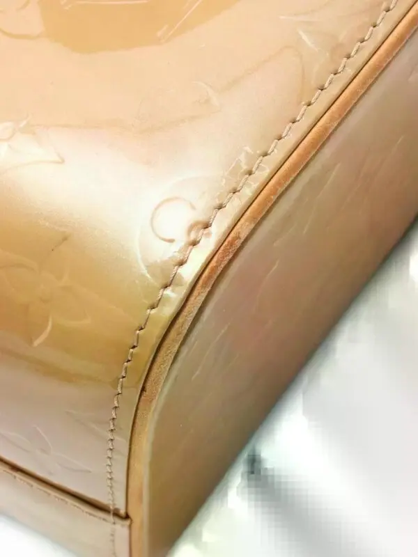 LOUIS VUITTON Monogram Patent Leather Handbag - Neutrals